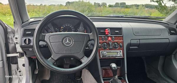 Grey Mercedes-Benz C 200 1999 in Klaipeda, with an engine capacity of 2.15 L and mileage of 236 thousand km for 7000 €, photo 11 on AUTOMOTO.COM.LV