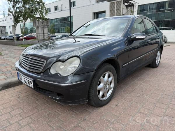 Grey Mercedes-Benz C 200 2000 in Riga, with an engine capacity of 2.00 L and mileage of 0 thousand km for 3400 €, photo 5 on AUTOMOTO.COM.LV