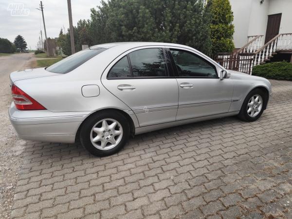 Grey Mercedes-Benz C 200 2000 in Marijampole, with an engine capacity of 2.10 L and mileage of 197 thousand km for 2850 €, photo 6 on AUTOMOTO.COM.LV