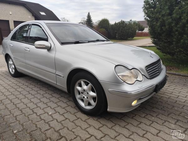 Grey Mercedes-Benz C 200 2000 in Marijampole, with an engine capacity of 2.10 L and mileage of 197 thousand km for 2850 €, photo 7 on AUTOMOTO.COM.LV
