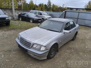 Pelēks Mercedes-Benz C 200 2000 Daugavpils, ar dzinēja tilpumu 2.20 L un nobraukumu 366 tūkst. km par 800 €, foto 1 vietnē AUTOMOTO.COM.LV