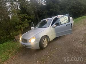Grey Mercedes-Benz C 200 2001 in Bauska, with an engine capacity of 2.20 L and mileage of 0 thousand km for 1000 €, photo 3 on AUTOMOTO.COM.LV