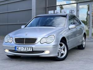 Grey Mercedes-Benz C 200 2002 in Jekabpils, with an engine capacity of 2.00 L and mileage of 269 thousand km for 2590 €, photo  on AUTOMOTO.COM.LV