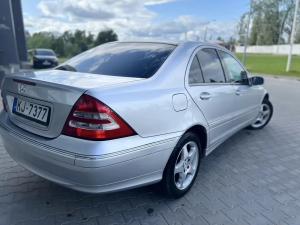 Pelēks Mercedes-Benz C 200 2002 Jēkabpils, ar dzinēja tilpumu 2.00 L un nobraukumu 269 tūkst. km par 2590 €, foto 3 vietnē AUTOMOTO.COM.LV