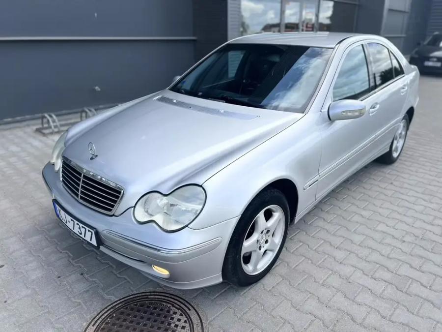 Pelēks Mercedes-Benz C 200 2002 Jēkabpils, ar dzinēja tilpumu 2.00 L un nobraukumu 269 tūkst. km par 2590 €, foto 9 vietnē AUTOMOTO.COM.LV