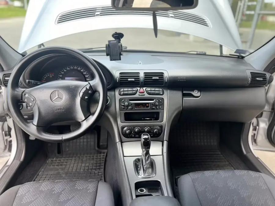 Pelēks Mercedes-Benz C 200 2002 Jēkabpils, ar dzinēja tilpumu 2.00 L un nobraukumu 269 tūkst. km par 2590 €, foto 16 vietnē AUTOMOTO.COM.LV