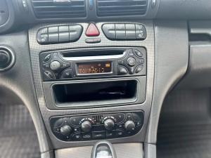Pelēks Mercedes-Benz C 200 2002 Jēkabpils, ar dzinēja tilpumu 2.00 L un nobraukumu 269 tūkst. km par 2590 €, foto 17 vietnē AUTOMOTO.COM.LV