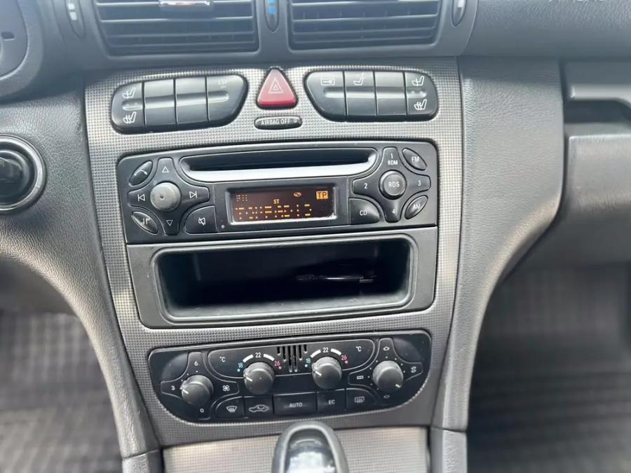 Pelēks Mercedes-Benz C 200 2002 Jēkabpils, ar dzinēja tilpumu 2.00 L un nobraukumu 269 tūkst. km par 2590 €, foto 17 vietnē AUTOMOTO.COM.LV