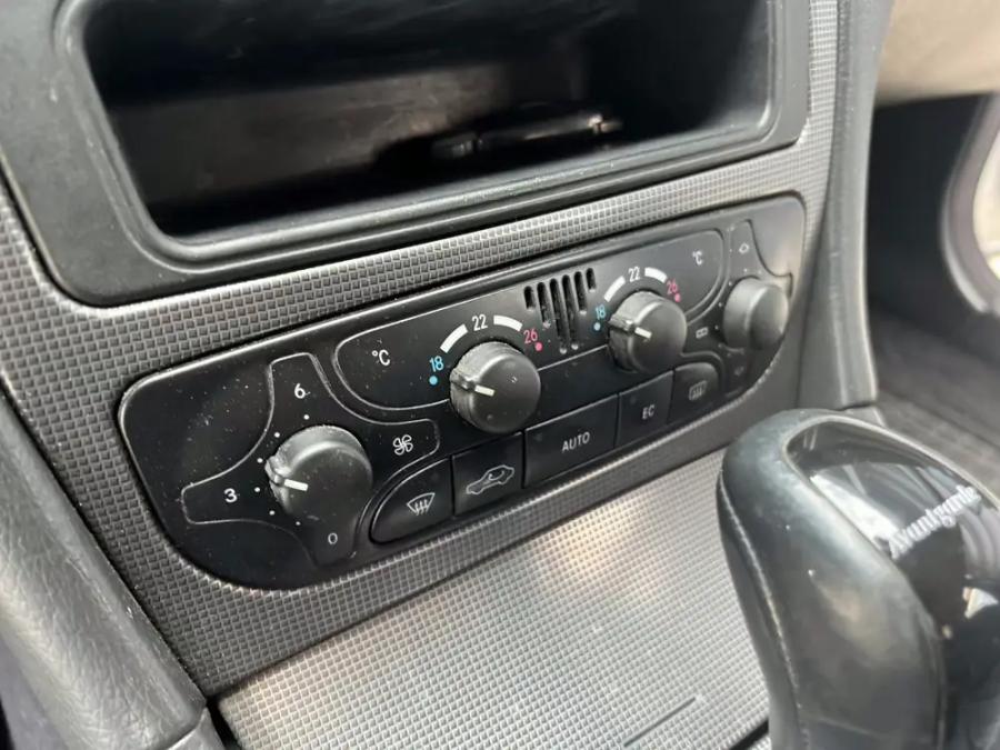 Pelēks Mercedes-Benz C 200 2002 Jēkabpils, ar dzinēja tilpumu 2.00 L un nobraukumu 269 tūkst. km par 2590 €, foto 18 vietnē AUTOMOTO.COM.LV
