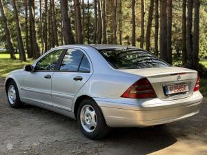 Grey Mercedes-Benz C 200 2002 in Mazeikiai, with an engine capacity of 2.00 L and mileage of 341 thousand km for 950 €, photo  on AUTOMOTO.COM.LV
