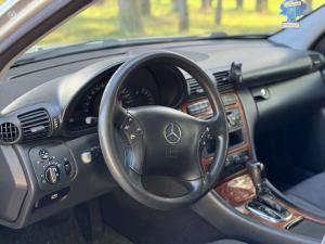 Grey Mercedes-Benz C 200 2002 in Mazeikiai, with an engine capacity of 2.00 L and mileage of 341 thousand km for 950 €, photo 14 on AUTOMOTO.COM.LV