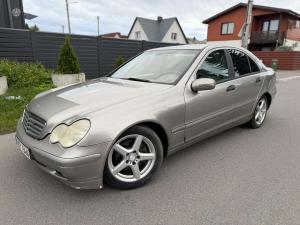 Pelēks Mercedes-Benz C 200 2003 Kauņa, ar dzinēja tilpumu 2.15 L un nobraukumu 380 tūkst. km par 1500 €, foto 3 vietnē AUTOMOTO.COM.LV