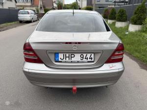 Pelēks Mercedes-Benz C 200 2003 Kauņa, ar dzinēja tilpumu 2.15 L un nobraukumu 380 tūkst. km par 1500 €, foto 8 vietnē AUTOMOTO.COM.LV