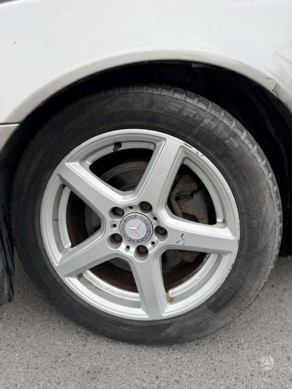 Pelēks Mercedes-Benz C 200 2003 Kauņa, ar dzinēja tilpumu 2.15 L un nobraukumu 380 tūkst. km par 1500 €, foto 10 vietnē AUTOMOTO.COM.LV