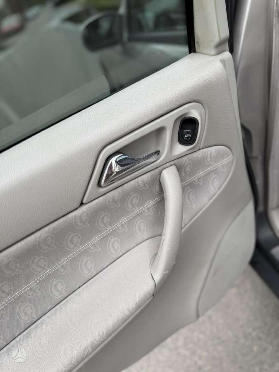 Pelēks Mercedes-Benz C 200 2003 Kauņa, ar dzinēja tilpumu 2.15 L un nobraukumu 380 tūkst. km par 1500 €, foto 13 vietnē AUTOMOTO.COM.LV