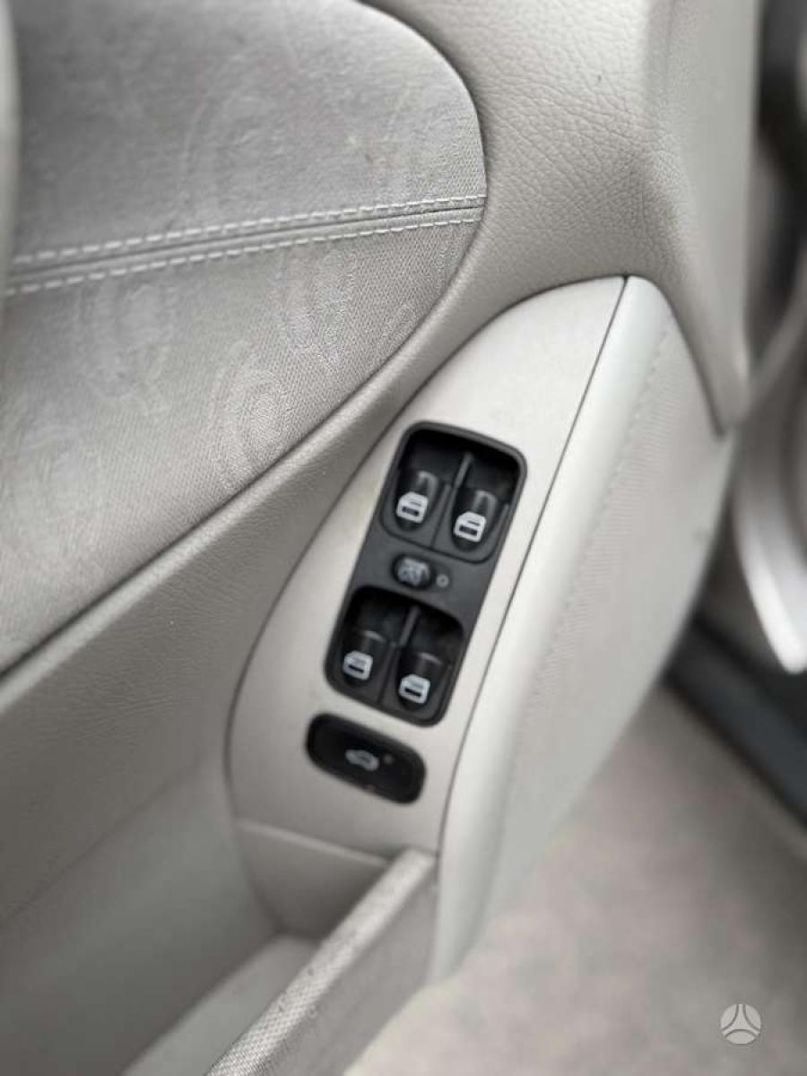 Pelēks Mercedes-Benz C 200 2003 Kauņa, ar dzinēja tilpumu 2.15 L un nobraukumu 380 tūkst. km par 1500 €, foto 15 vietnē AUTOMOTO.COM.LV