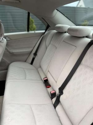 Pelēks Mercedes-Benz C 200 2003 Kauņa, ar dzinēja tilpumu 2.15 L un nobraukumu 380 tūkst. km par 1500 €, foto 17 vietnē AUTOMOTO.COM.LV