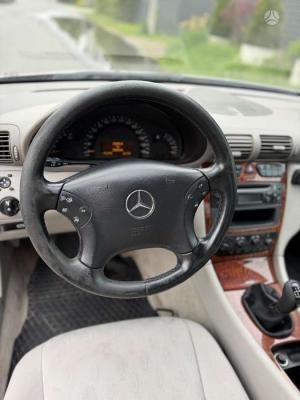 Pelēks Mercedes-Benz C 200 2003 Kauņa, ar dzinēja tilpumu 2.15 L un nobraukumu 380 tūkst. km par 1500 €, foto 20 vietnē AUTOMOTO.COM.LV