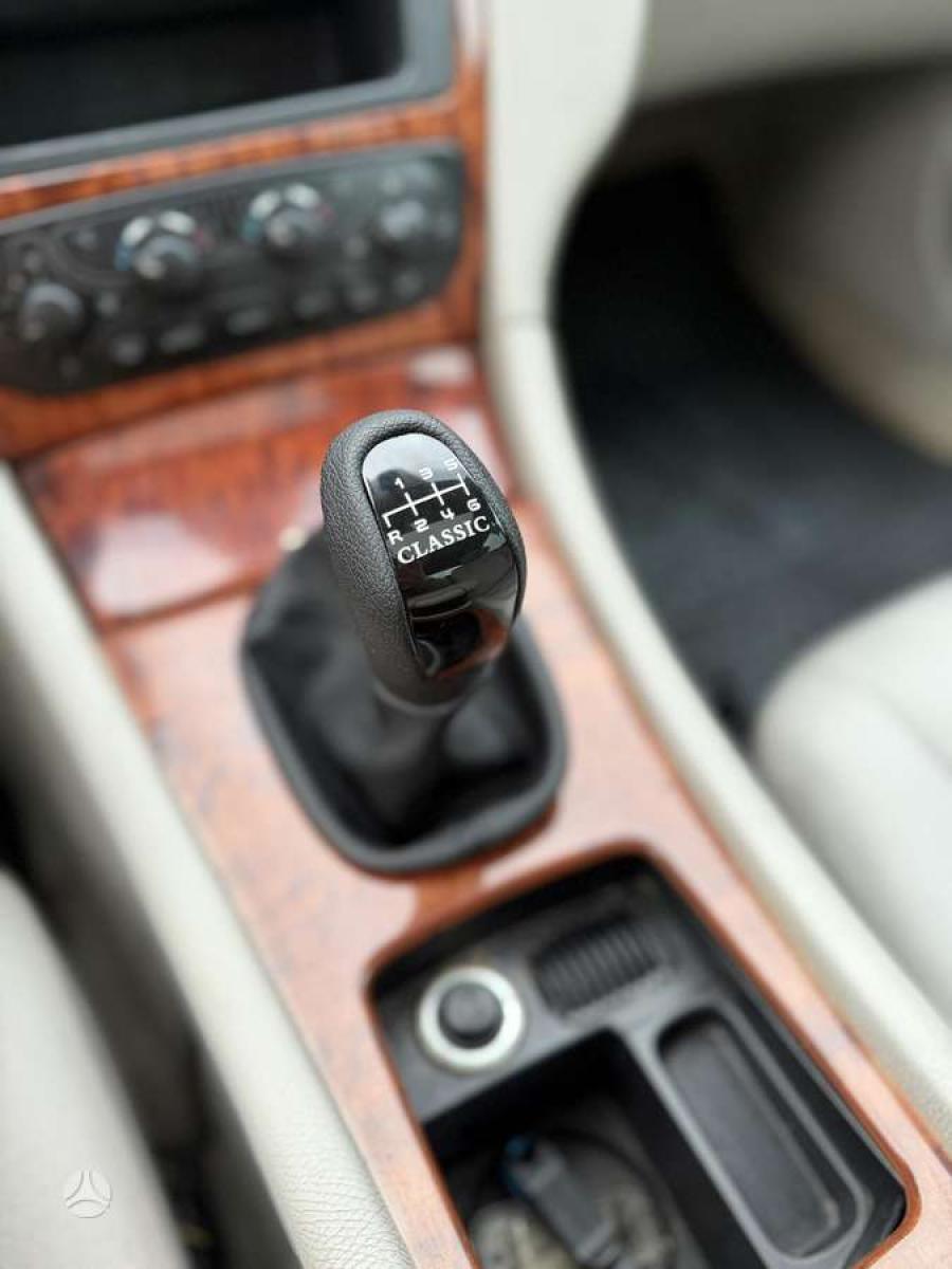Pelēks Mercedes-Benz C 200 2003 Kauņa, ar dzinēja tilpumu 2.15 L un nobraukumu 380 tūkst. km par 1500 €, foto 27 vietnē AUTOMOTO.COM.LV