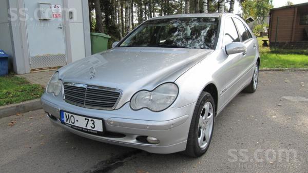Grey Mercedes-Benz C 200 2003 in Riga, with an engine capacity of 2.00 L and mileage of 286 thousand km for 3750 €, photo 1 on AUTOMOTO.COM.LV
