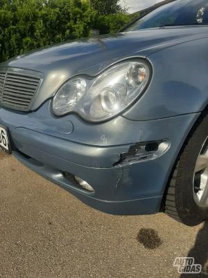 Grey Mercedes-Benz C 200 2003 in Vilnius, with an engine capacity of 2.10 L and mileage of 333 thousand km for 1650 €, photo 7 on AUTOMOTO.COM.LV