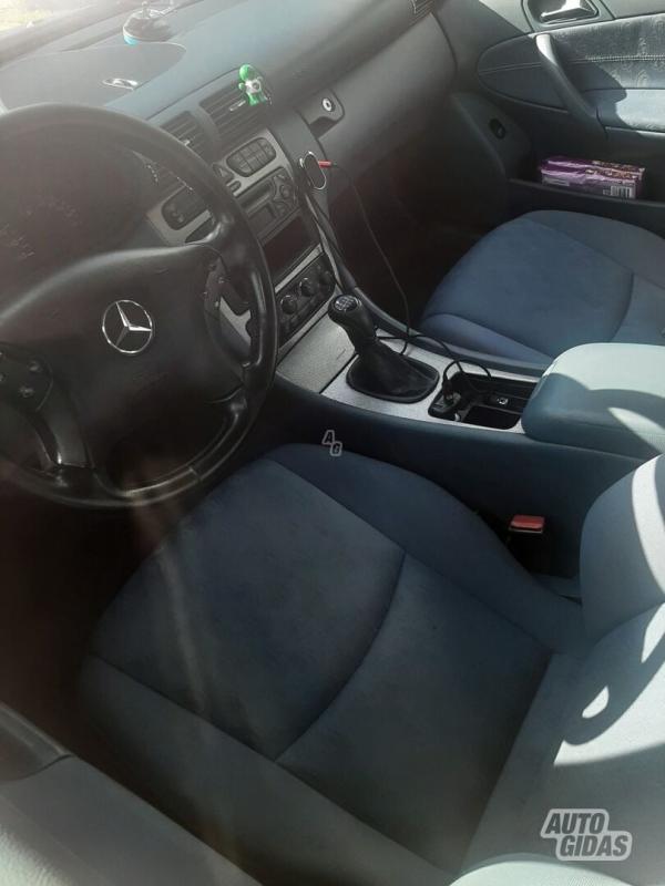 Grey Mercedes-Benz C 200 2003 in Vilnius, with an engine capacity of 2.10 L and mileage of 333 thousand km for 1650 €, photo 8 on AUTOMOTO.COM.LV