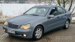 Grey Mercedes-Benz C 200 2004 in Riga, with an engine capacity of 2.20 L and mileage of 0 thousand km for 1190 €, photo 2 on AUTOMOTO.COM.LV