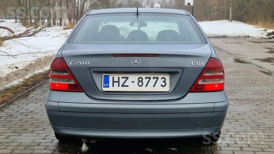 Grey Mercedes-Benz C 200 2004 in Riga, with an engine capacity of 2.20 L and mileage of 0 thousand km for 1190 €, photo 5 on AUTOMOTO.COM.LV