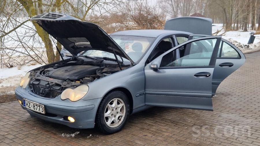 Grey Mercedes-Benz C 200 2004 in Riga, with an engine capacity of 2.20 L and mileage of 0 thousand km for 1190 €, photo 10 on AUTOMOTO.COM.LV