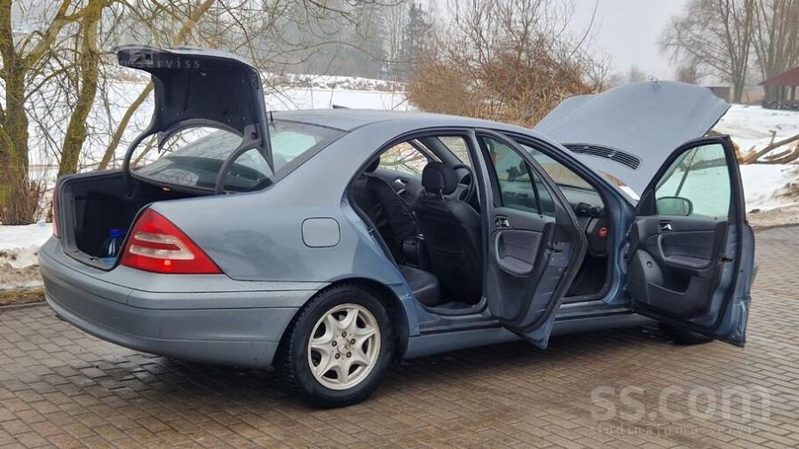 Grey Mercedes-Benz C 200 2004 in Riga, with an engine capacity of 2.20 L and mileage of 0 thousand km for 1190 €, photo 11 on AUTOMOTO.COM.LV