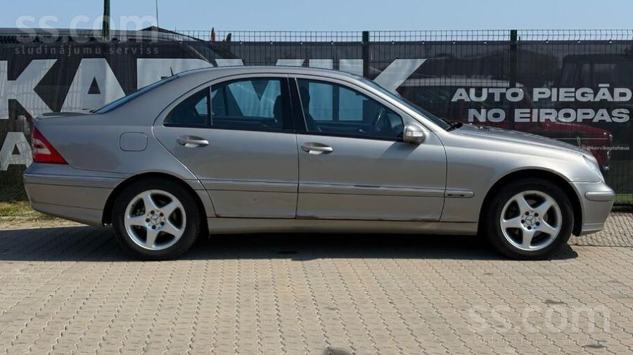 Pelēks Mercedes-Benz C 200 2004 Liepāja, ar dzinēja tilpumu 1.80 L un nobraukumu 273 tūkst. km par 2350 €, foto 4 vietnē AUTOMOTO.COM.LV