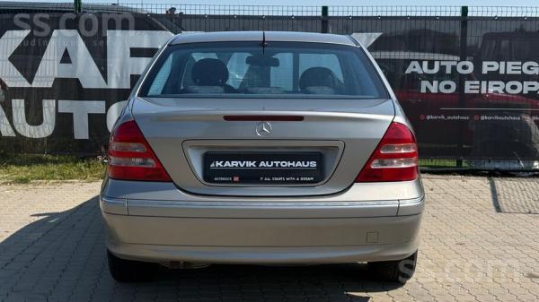 Pelēks Mercedes-Benz C 200 2004 Liepāja, ar dzinēja tilpumu 1.80 L un nobraukumu 273 tūkst. km par 2350 €, foto 5 vietnē AUTOMOTO.COM.LV