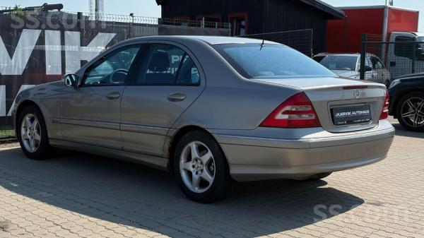 Pelēks Mercedes-Benz C 200 2004 Liepāja, ar dzinēja tilpumu 1.80 L un nobraukumu 273 tūkst. km par 2350 €, foto 6 vietnē AUTOMOTO.COM.LV