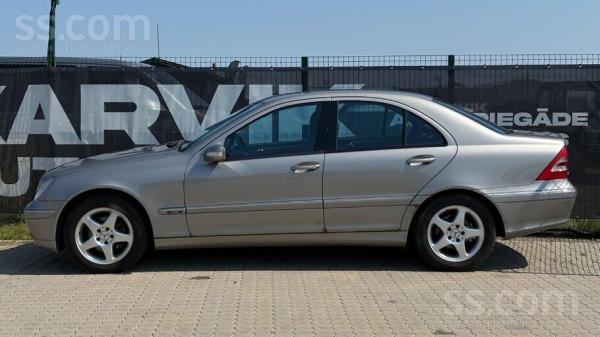 Pelēks Mercedes-Benz C 200 2004 Liepāja, ar dzinēja tilpumu 1.80 L un nobraukumu 273 tūkst. km par 2350 €, foto 7 vietnē AUTOMOTO.COM.LV
