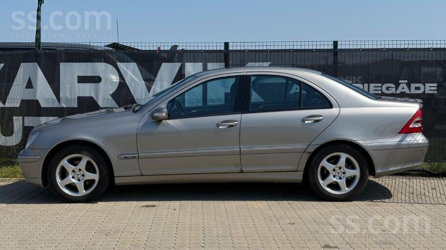 Pelēks Mercedes-Benz C 200 2004 Liepāja, ar dzinēja tilpumu 1.80 L un nobraukumu 273 tūkst. km par 2350 €, foto 8 vietnē AUTOMOTO.COM.LV