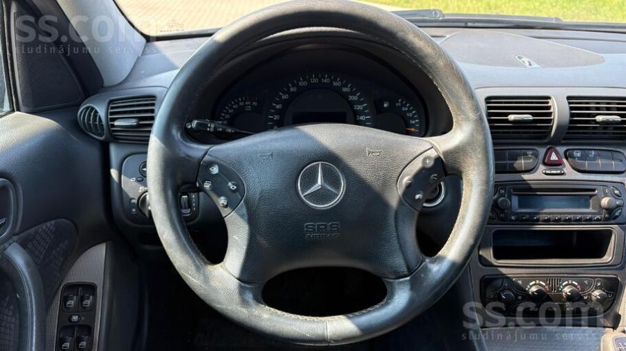 Pelēks Mercedes-Benz C 200 2004 Liepāja, ar dzinēja tilpumu 1.80 L un nobraukumu 273 tūkst. km par 2350 €, foto 13 vietnē AUTOMOTO.COM.LV