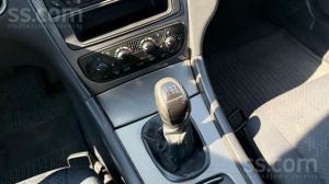 Pelēks Mercedes-Benz C 200 2004 Liepāja, ar dzinēja tilpumu 1.80 L un nobraukumu 273 tūkst. km par 2350 €, foto 16 vietnē AUTOMOTO.COM.LV