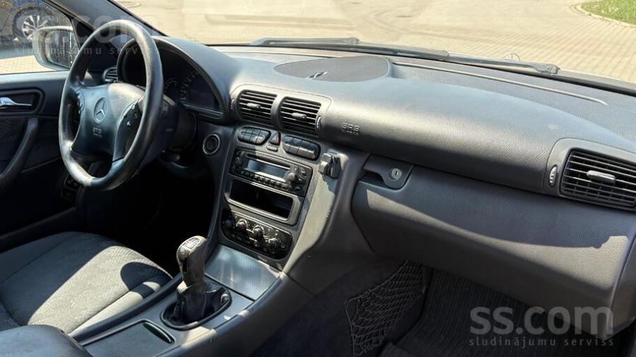 Pelēks Mercedes-Benz C 200 2004 Liepāja, ar dzinēja tilpumu 1.80 L un nobraukumu 273 tūkst. km par 2350 €, foto 17 vietnē AUTOMOTO.COM.LV