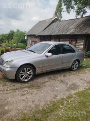 Серый Мерседес Ц 200 2004 в Резекне, объемом двигателя 1.80 л и пробегом 236 тыс. км за 700 €, фото 6 на AUTOMOTO.COM.LV
