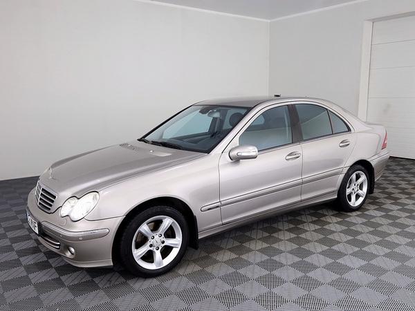 Pelēks Mercedes-Benz C 200 2004 Tallina, ar dzinēja tilpumu 1.80 L un nobraukumu 238 tūkst. km par 2099 €, foto 2 vietnē AUTOMOTO.COM.LV