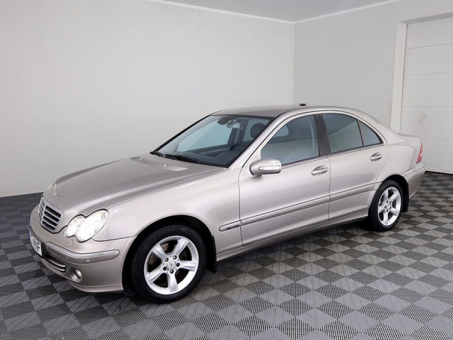 Grey Mercedes-Benz C 200 2004 in Tallinn, with an engine capacity of 1.80 L and mileage of 238 thousand km for 2099 €, photo 3 on AUTOMOTO.COM.LV