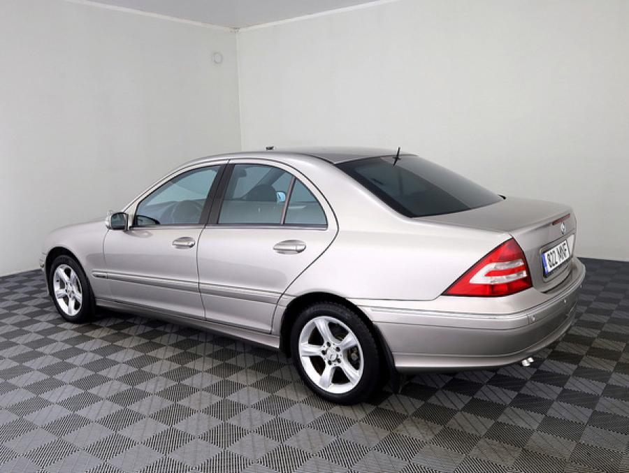 Grey Mercedes-Benz C 200 2004 in Tallinn, with an engine capacity of 1.80 L and mileage of 238 thousand km for 2099 €, photo 5 on AUTOMOTO.COM.LV