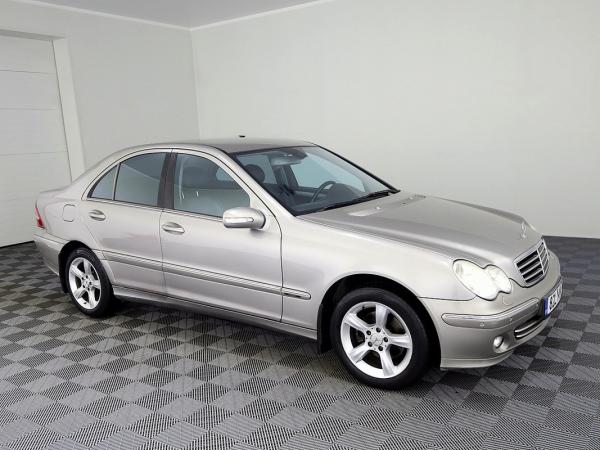 Pelēks Mercedes-Benz C 200 2004 Tallina, ar dzinēja tilpumu 1.80 L un nobraukumu 238 tūkst. km par 2099 €, foto 8 vietnē AUTOMOTO.COM.LV