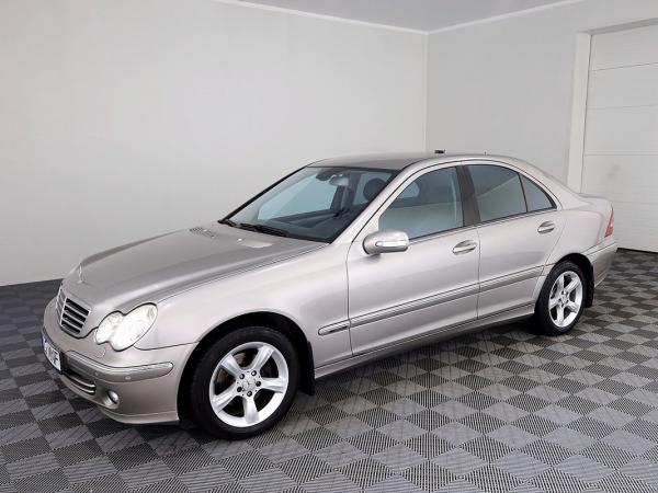 Pelēks Mercedes-Benz C 200 2004 Tallina, ar dzinēja tilpumu 1.80 L un nobraukumu 238 tūkst. km par 2099 €, foto 9 vietnē AUTOMOTO.COM.LV