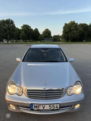 Pelēks Mercedes-Benz C 200 2005 Klaipėda, ar dzinēja tilpumu 2.15 L un nobraukumu 380 tūkst. km par 1900 €, foto 10 vietnē AUTOMOTO.COM.LV