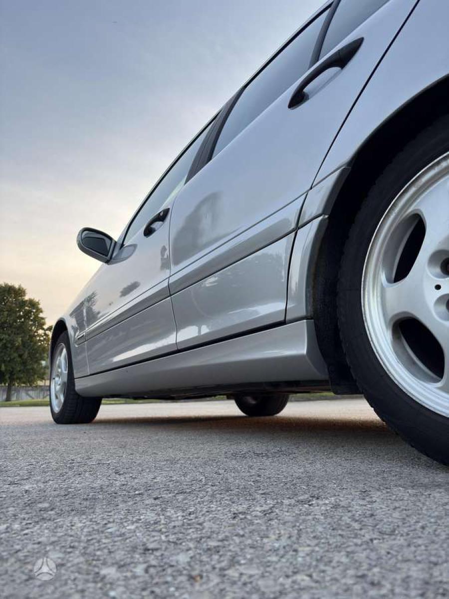 Pelēks Mercedes-Benz C 200 2005 Klaipėda, ar dzinēja tilpumu 2.15 L un nobraukumu 380 tūkst. km par 1900 €, foto 13 vietnē AUTOMOTO.COM.LV