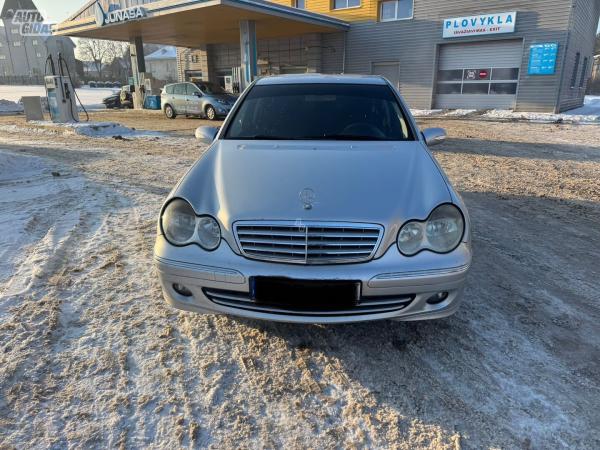Pelēks Mercedes-Benz C 200 2006 Šauļi, ar dzinēja tilpumu 2.00 L un nobraukumu 207 tūkst. km par 3150 €, foto 2 vietnē AUTOMOTO.COM.LV