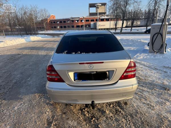 Pelēks Mercedes-Benz C 200 2006 Šauļi, ar dzinēja tilpumu 2.00 L un nobraukumu 207 tūkst. km par 3150 €, foto 6 vietnē AUTOMOTO.COM.LV