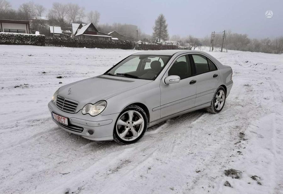 Pelēks Mercedes-Benz C 200 2006 Ukmergė, ar dzinēja tilpumu 2.15 L un nobraukumu 28 tūkst. km par 2600 €, foto 1 vietnē AUTOMOTO.COM.LV