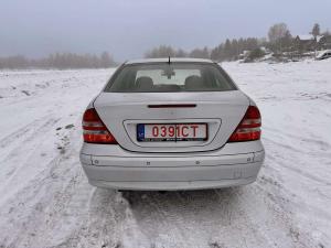 Pelēks Mercedes-Benz C 200 2006 Ukmergė, ar dzinēja tilpumu 2.15 L un nobraukumu 28 tūkst. km par 2600 €, foto 6 vietnē AUTOMOTO.COM.LV